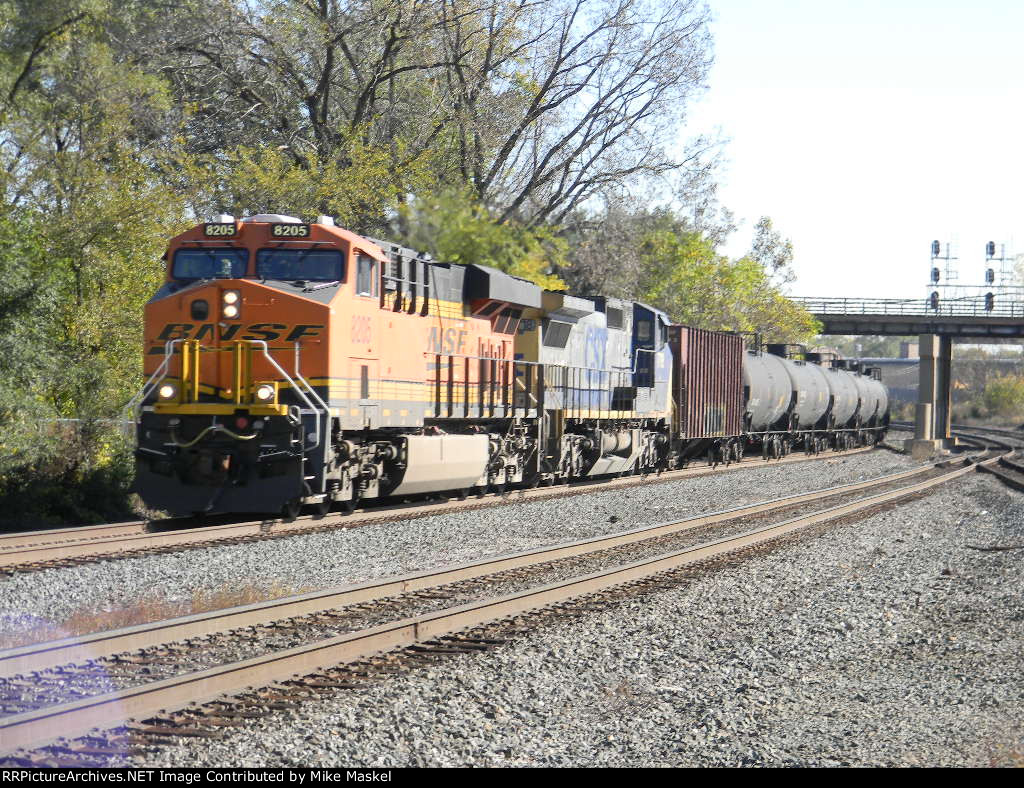 BNSF 8205